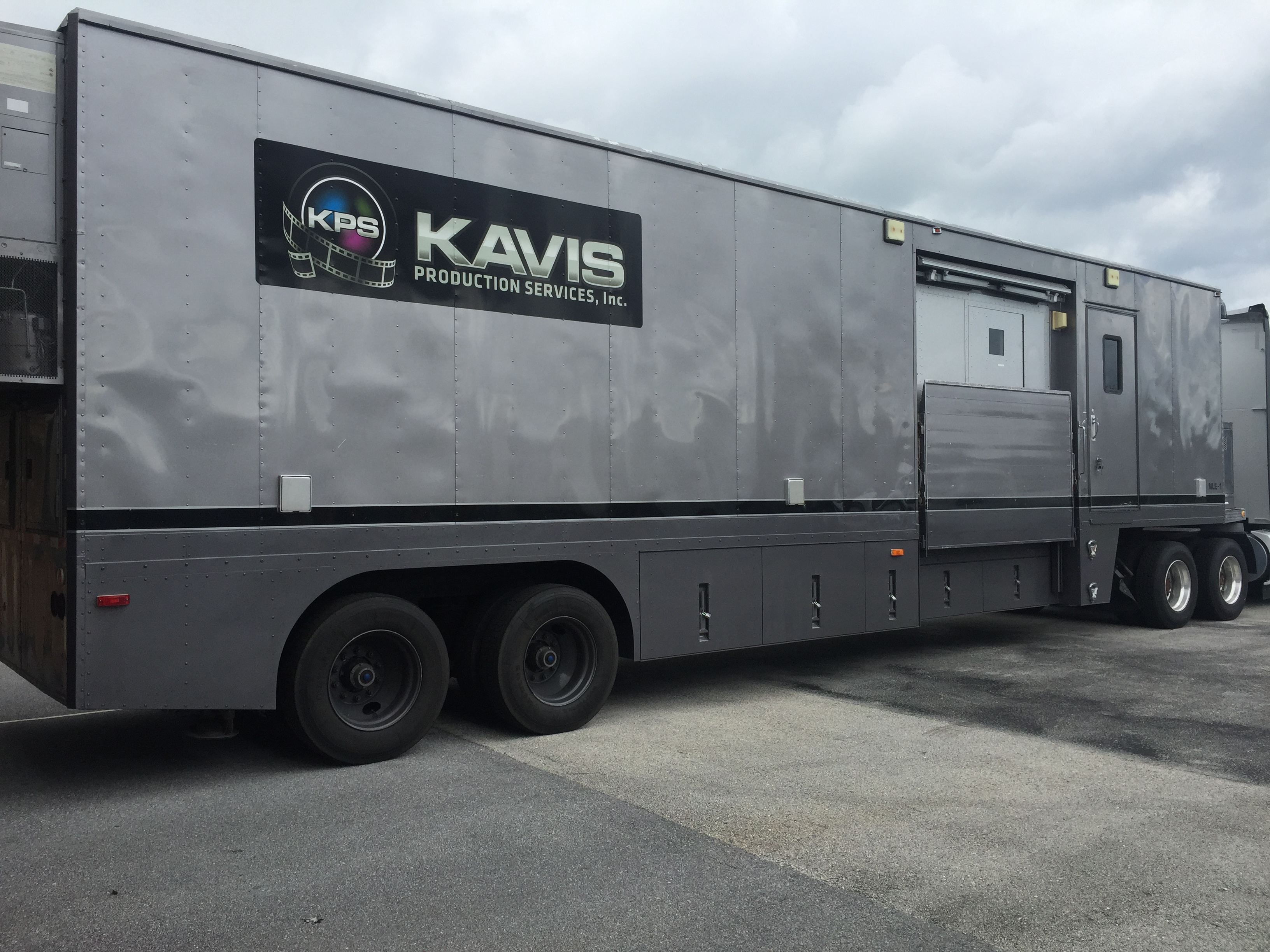 Mobile Units | Kavis Production Services